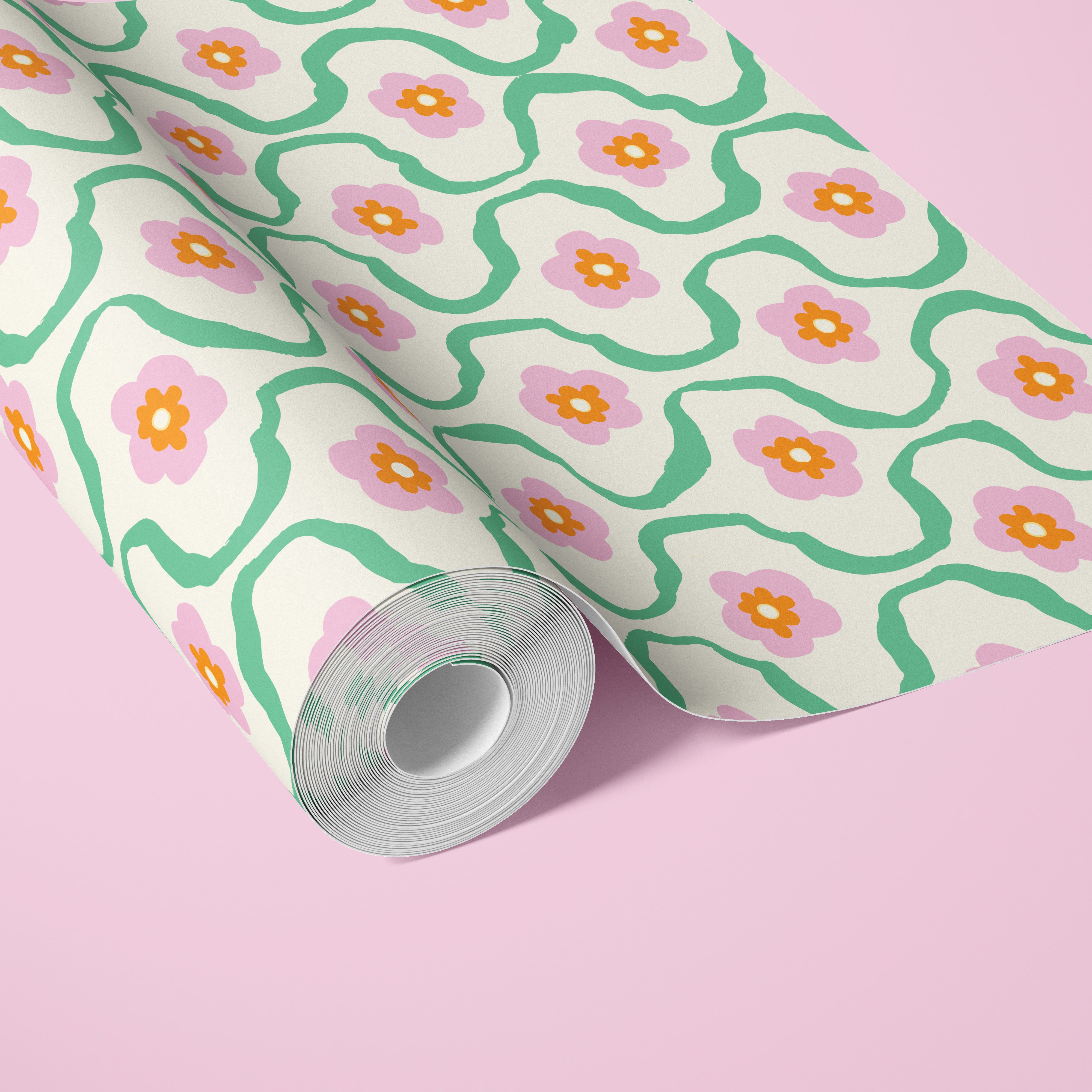 WIGGLE WIGGLE CREAM WALLPAPER – OhSoDaisy