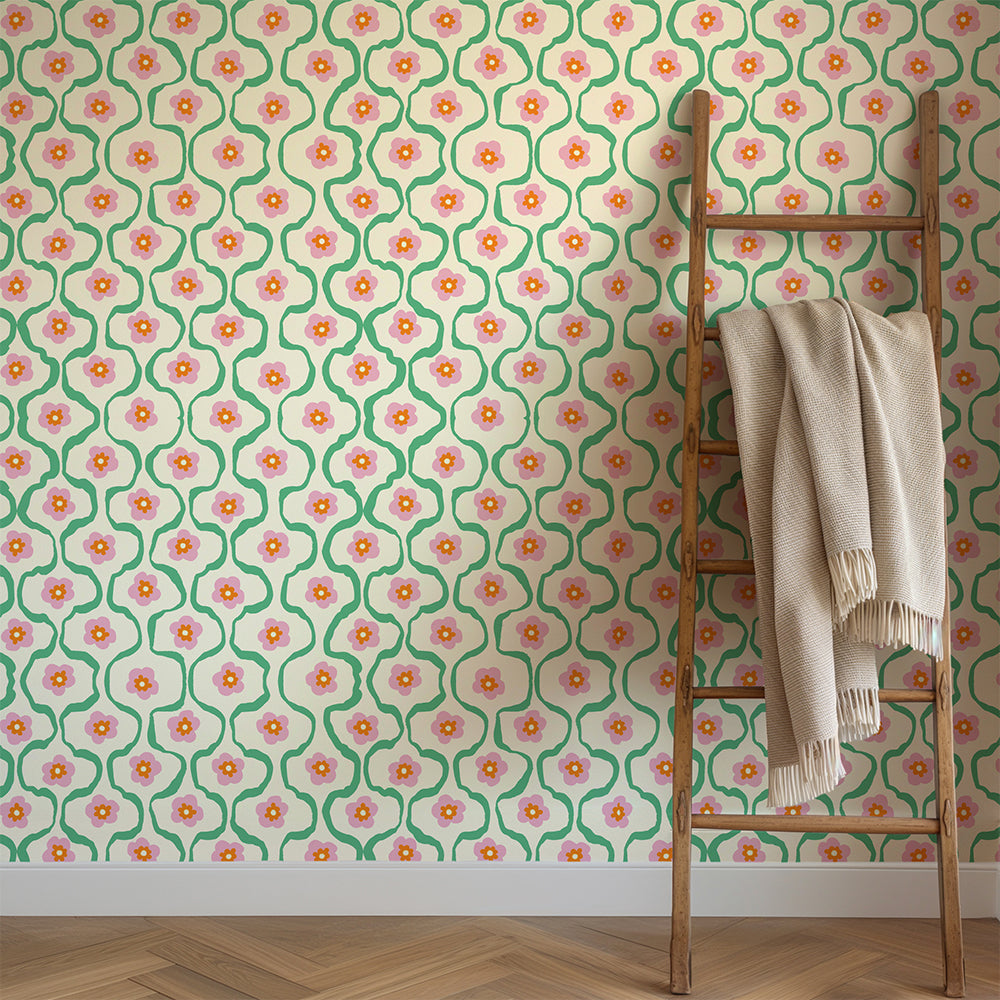 Wiggle Wiggle Scallop Cream Wallpaper – OhSoDaisy